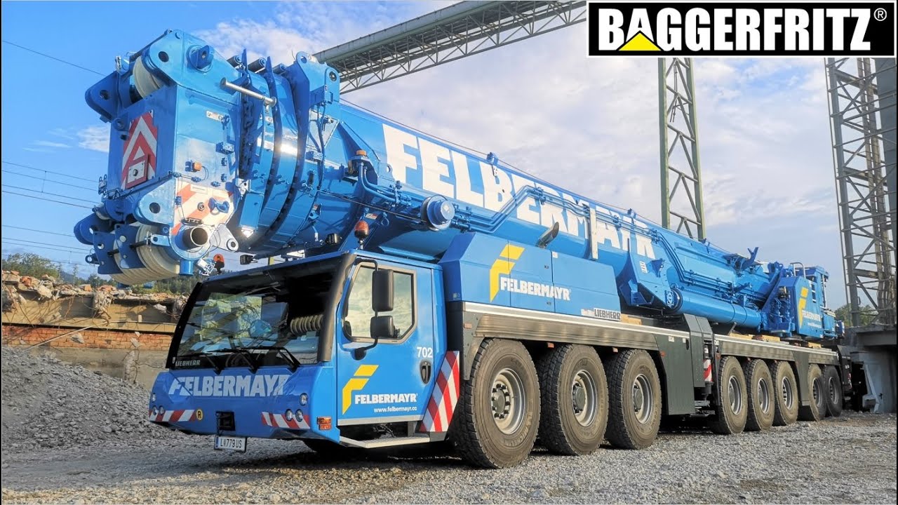 MASSIVE Liebherr LTM1650-8.1 enters the site - YouTube