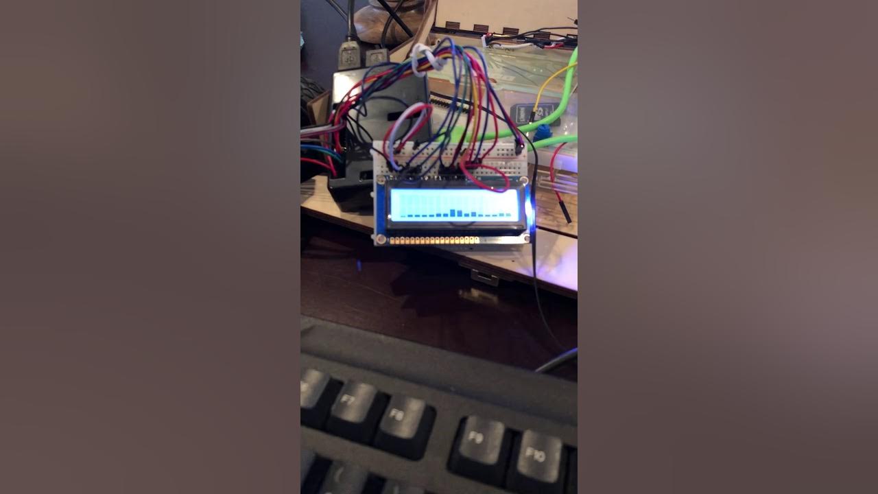 Raspberry Pi Lcd audio spectrum analyzer python - YouTube