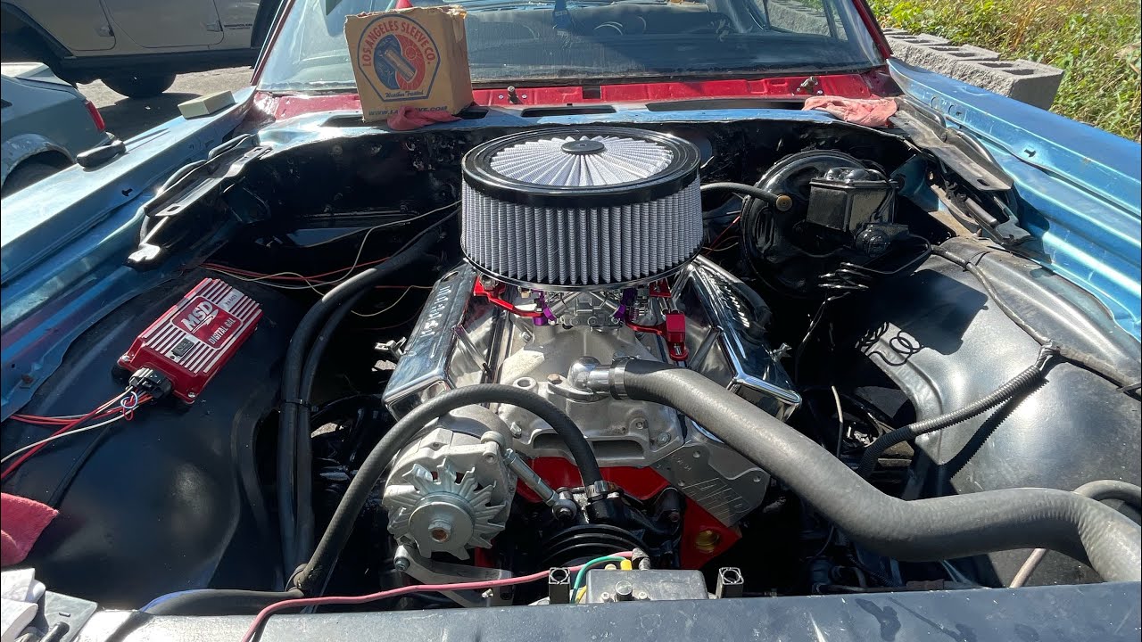 68 chevelle 421 sbc warming up - YouTube