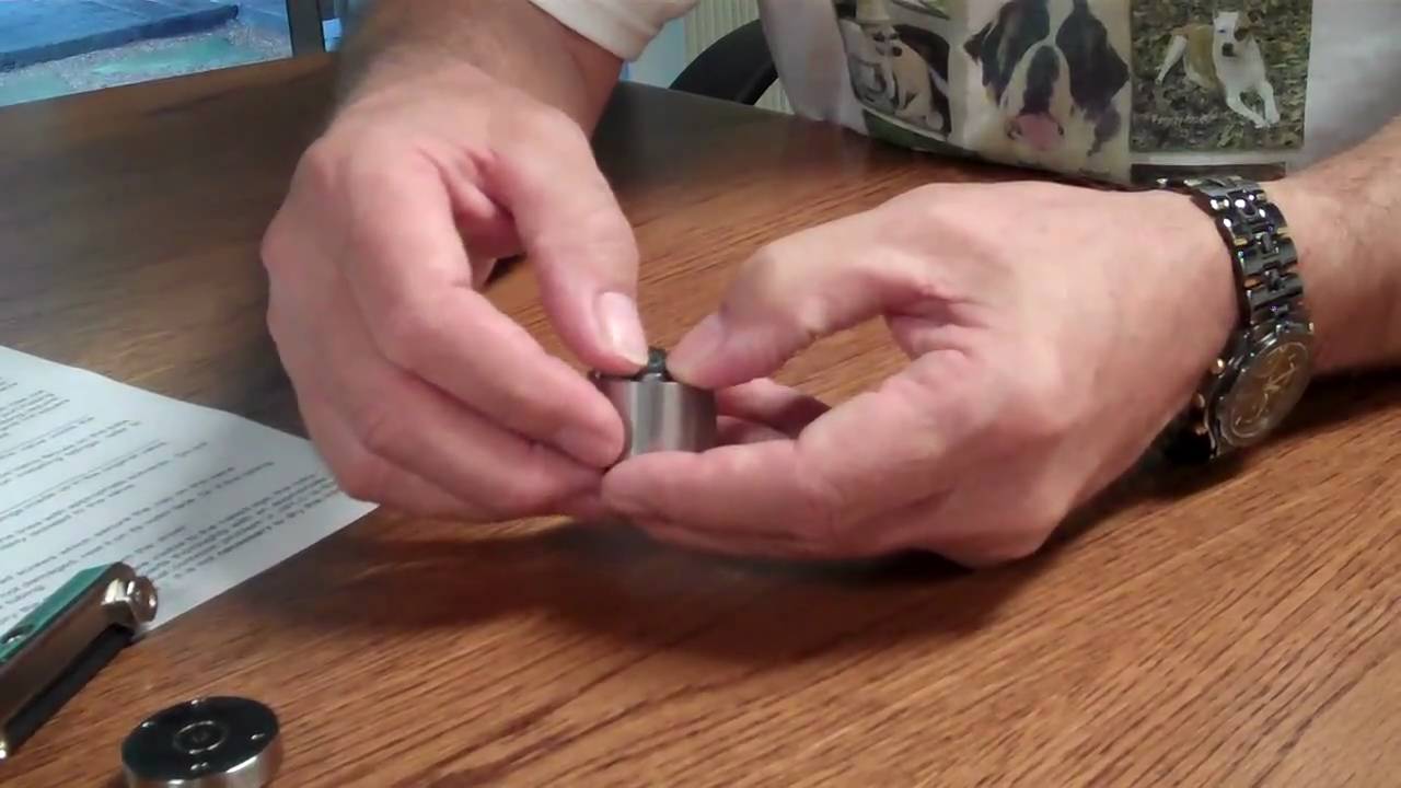 VICI Valco Instruments - Cheminert Rotor Replacement - YouTube