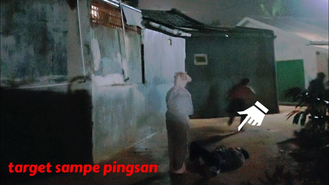 Prank Pocong Lucu Target Sampe Pingsan !! - YouTube