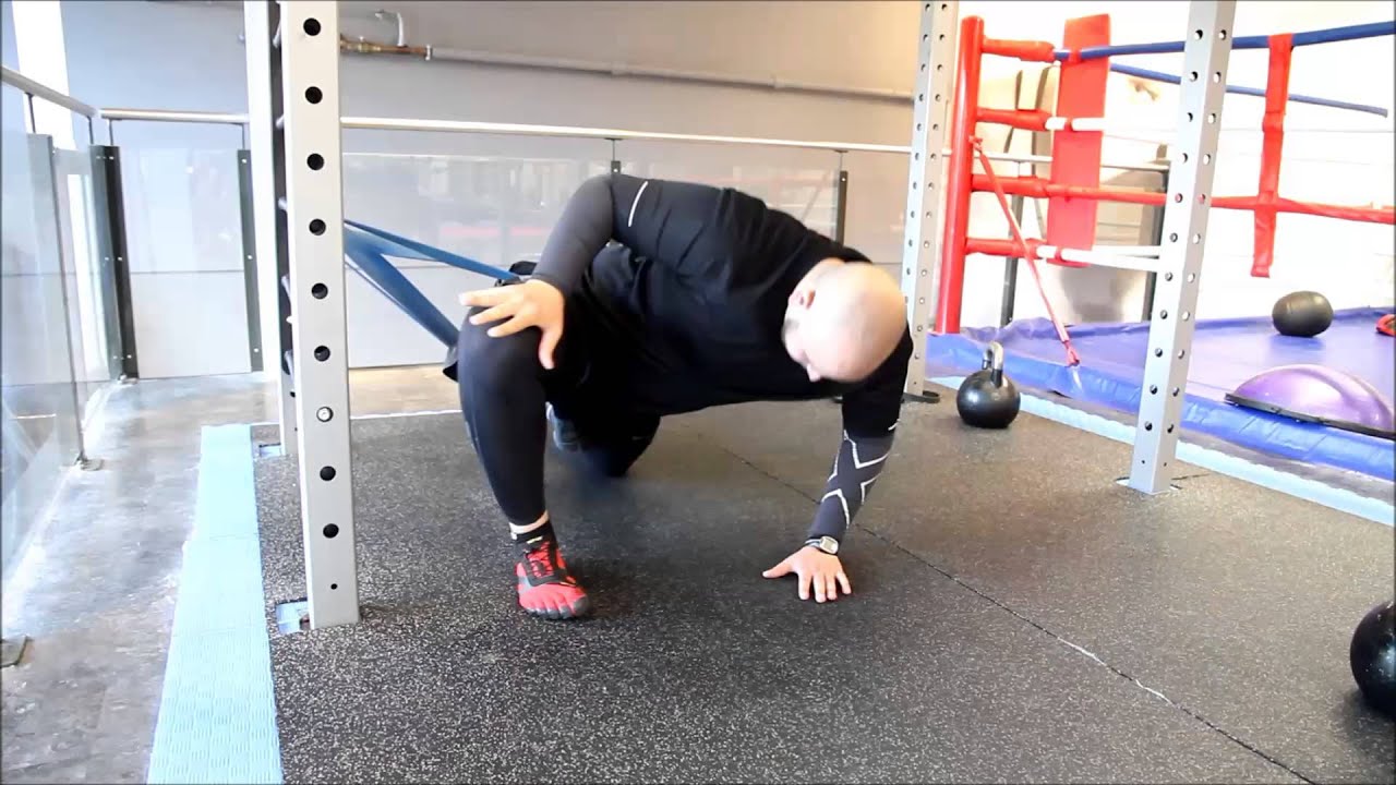 hoftefleksjon med strikk - YouTube