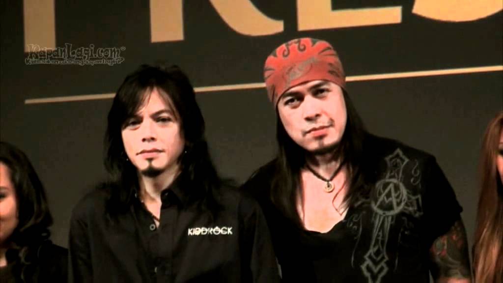 Ovy Bebas Bermusik di Luar Rif - YouTube