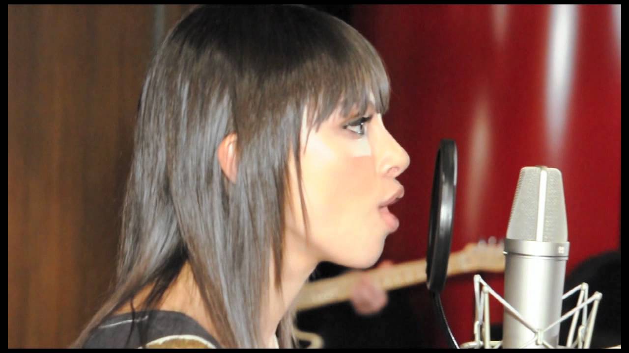 Amali Ward - Handbag - Live with 10 Piece Band - YouTube
