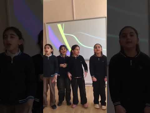 Sonu gözəl bitən musiqi dərsimiz..Əməyi sevirik biz..Dördüncülərin xor ifasında