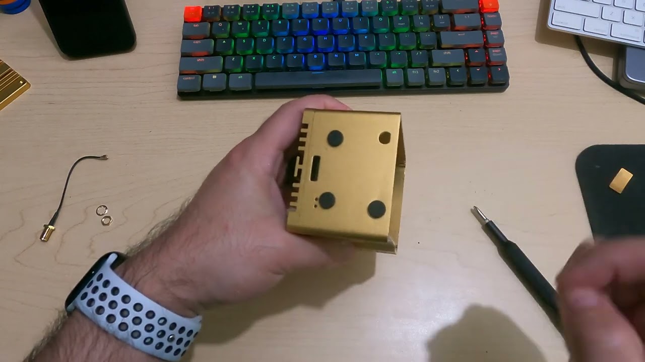 MNTD Goldspot / Blackspot Teardown - Raspberry Pi 4 Inside! - YouTube