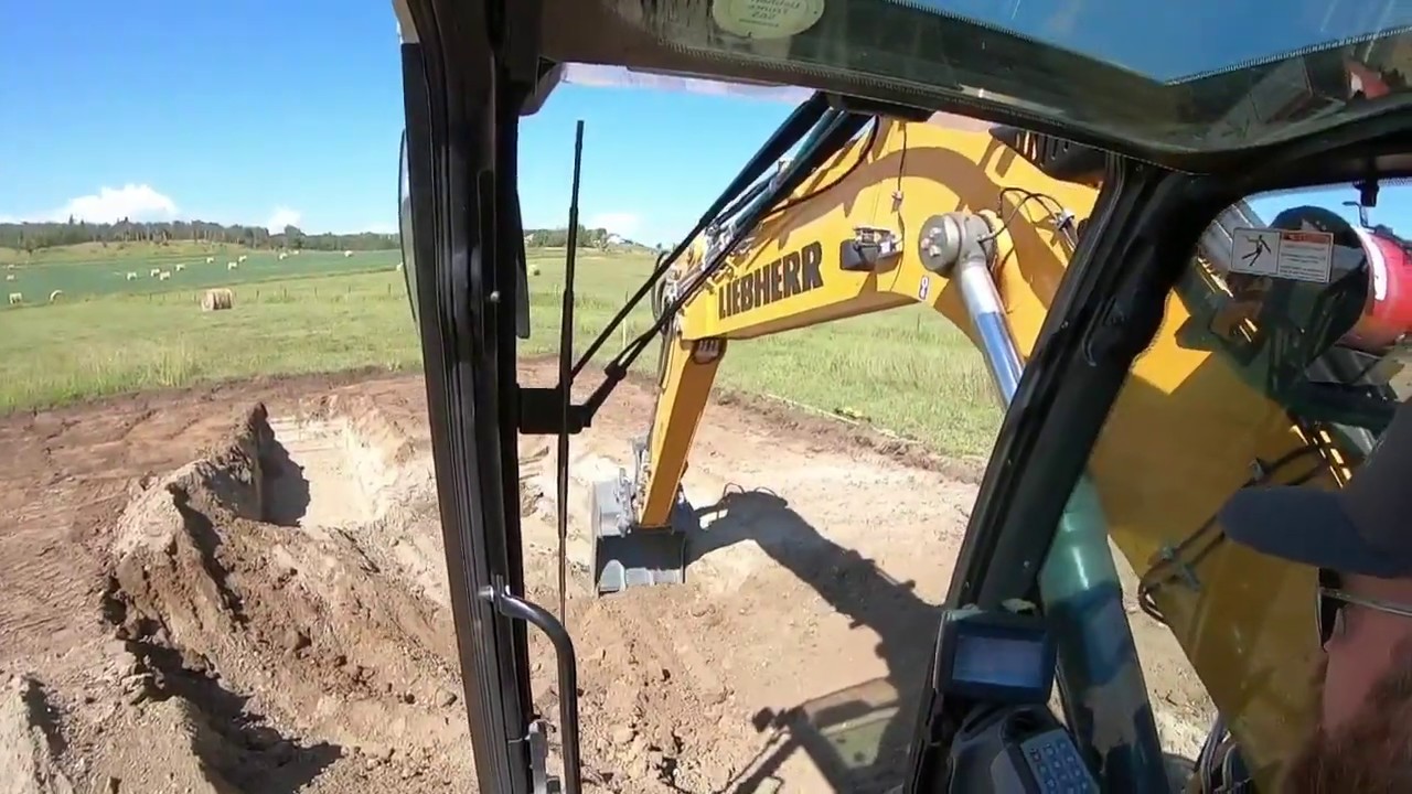 Liebherr R920 Compact - YouTube