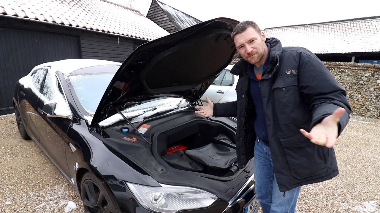 Frunk Luggage Using Space Efficiently - YouTube