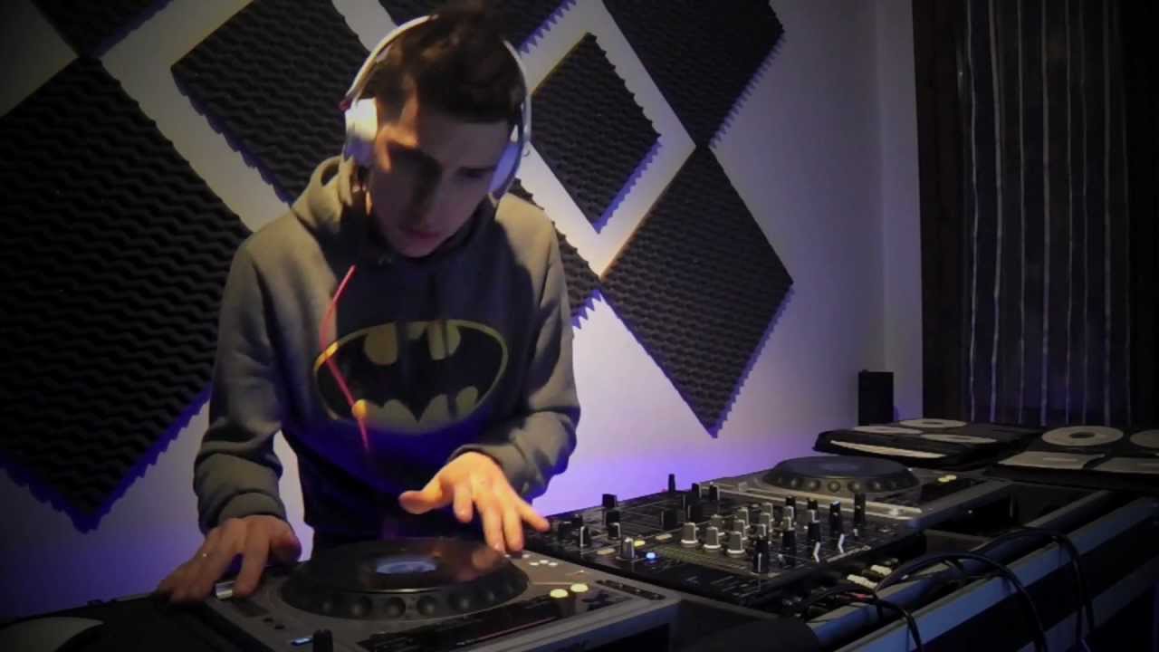 DOMIX DJ - The Italian dj Contest Pioneer 2013 - DJ SET - YouTube