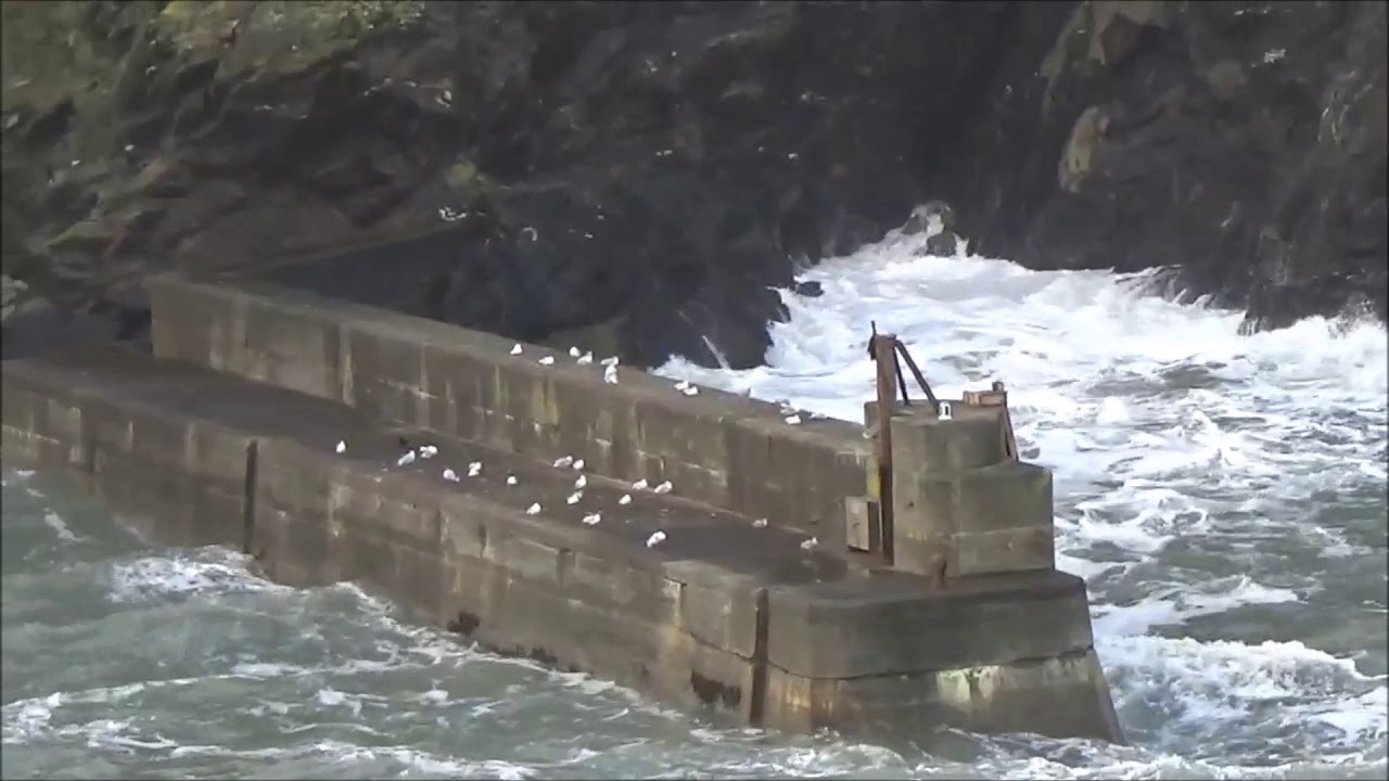 Port Isaac Ravaged by storm - YouTube