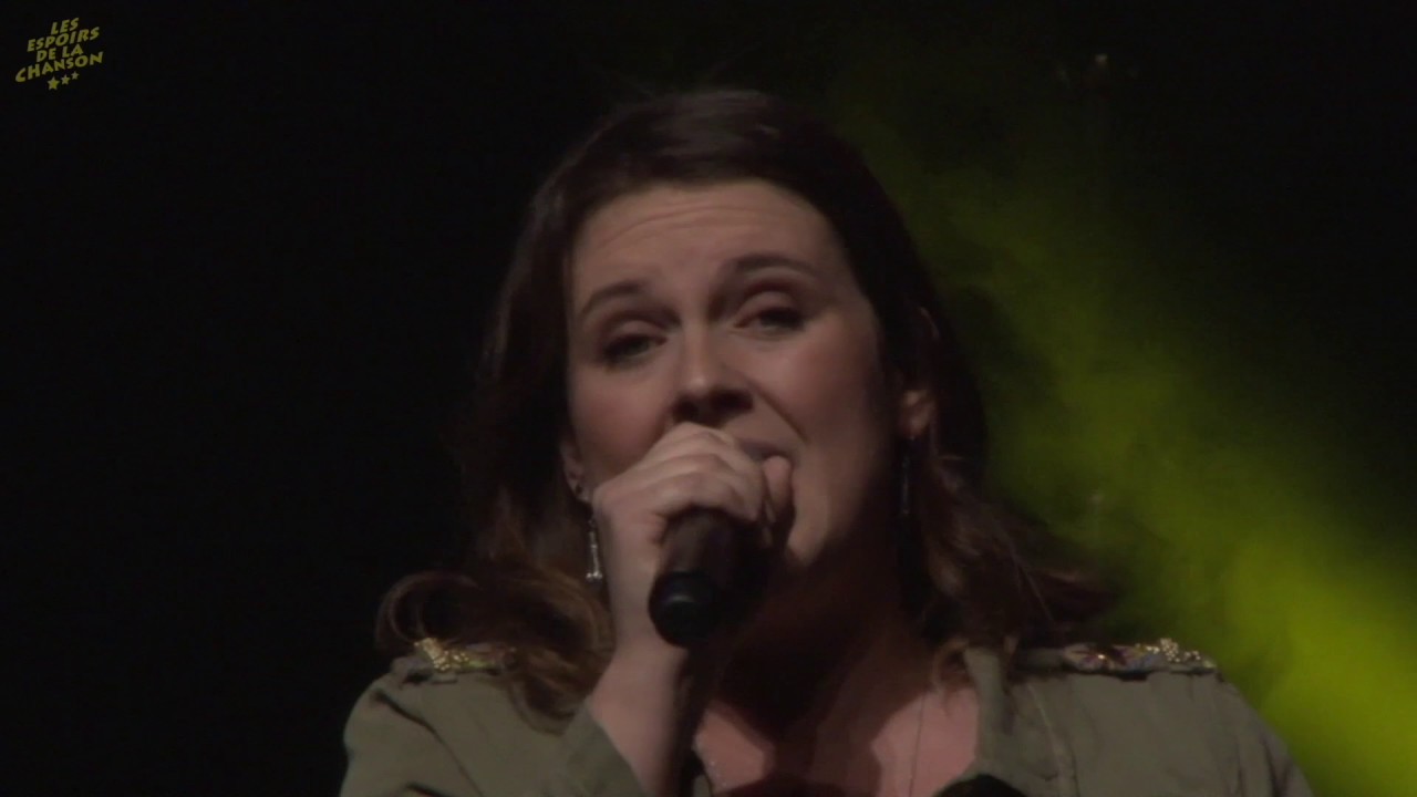 Ana Ka Set fire to the rain - YouTube