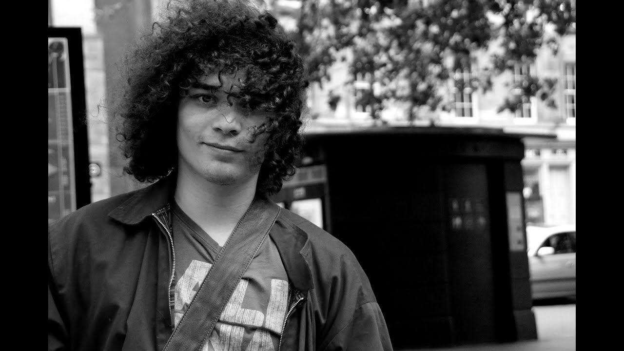 Christian Todd -Tell Me Darling (Live Acoustic Perfromance) - YouTube