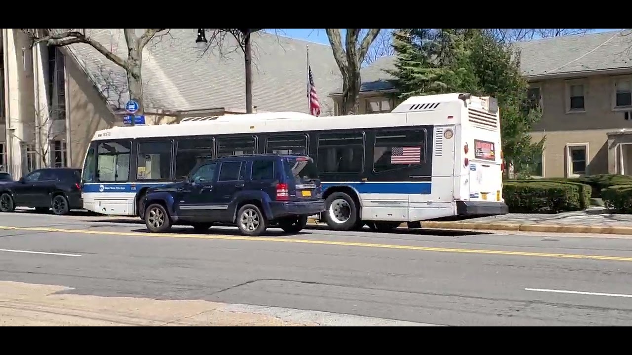 MTA NYCB: 2007 MCI D4500 CI NIS and 2015 Novabus LFS on the Bx10 @260 ...