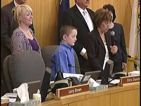 Brother Saves Sister from Drowning - YouTube