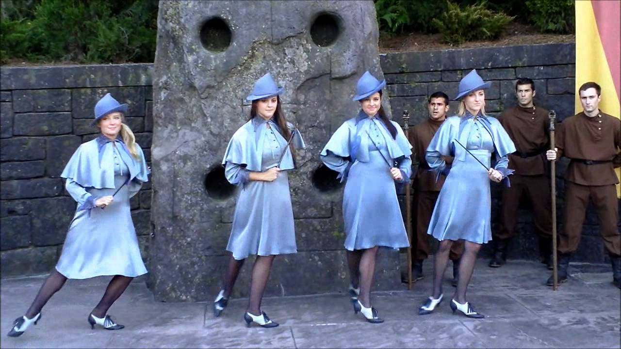 The Triwizard Spirit Rally - Live Performance from The Wizarding World ...