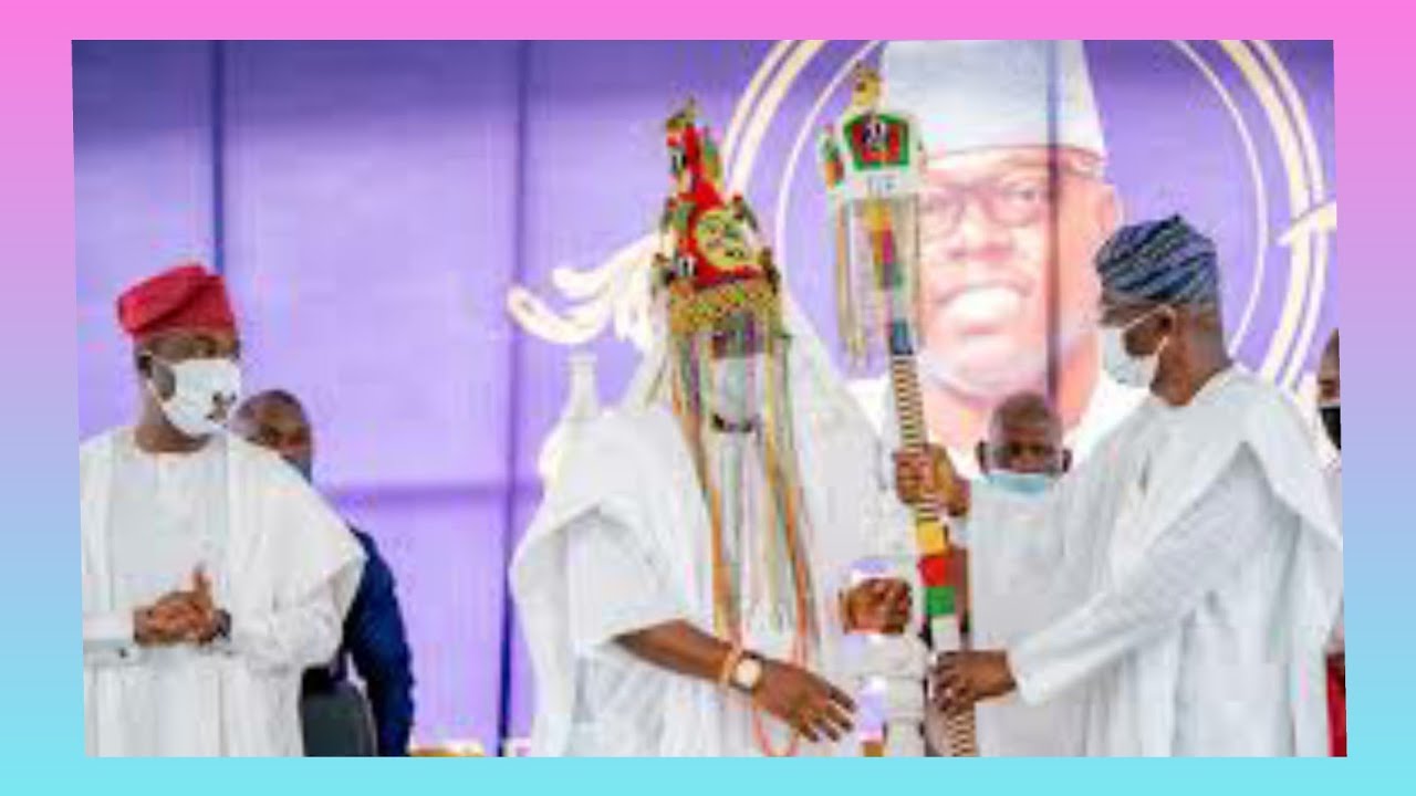 SURPRISING: OBA OF LAGOS FINALLY SPEAKS ON HIS STAFF, DOLLARS SAYS MUST ...