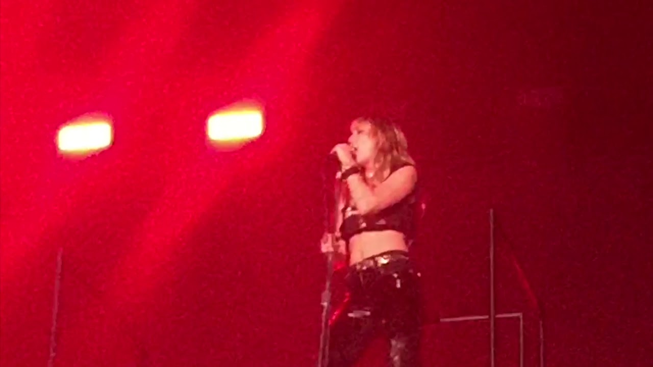 Miley Cyrus - Can't Be Tamed (Live at Primavera Sound Festival 2019 ...