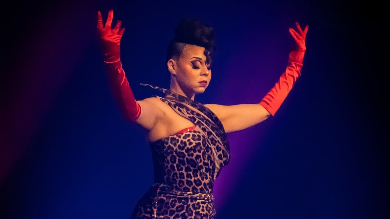 The Velvet Burlesque - Demi Noire - "Blue Spender" ~ #dancer # ...