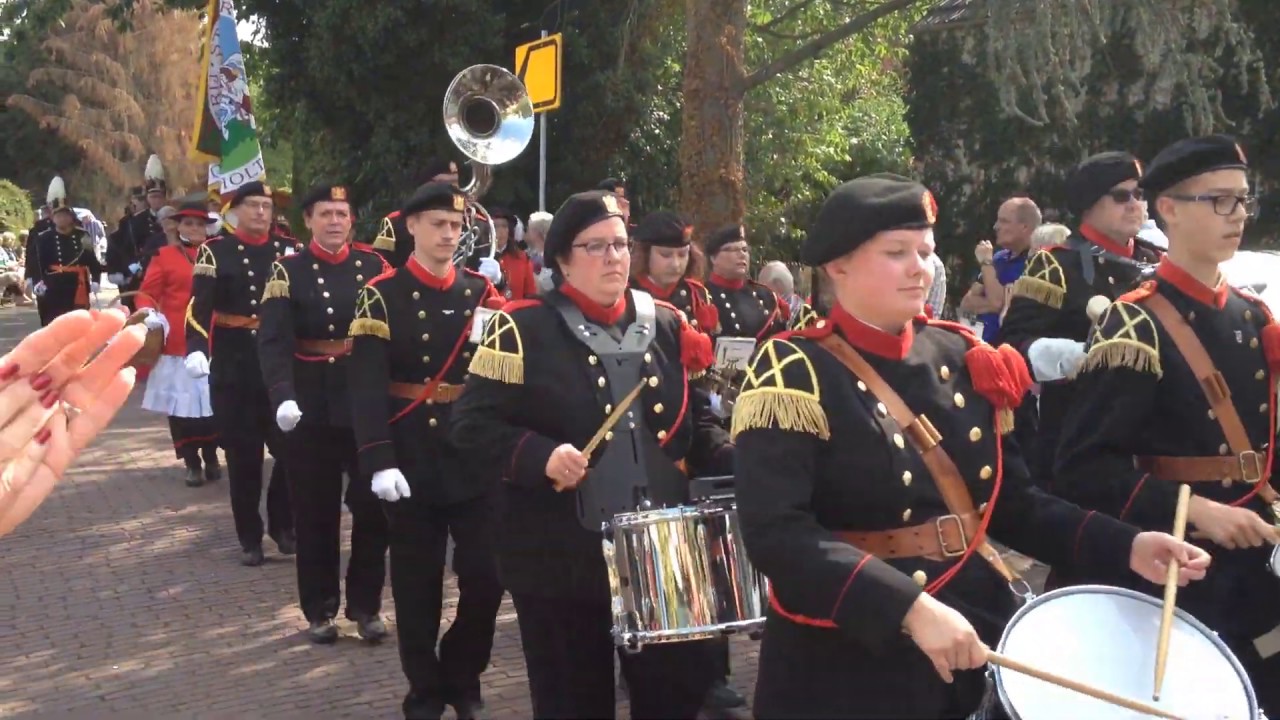 Schuttersfeest Born 2018 - St. Martinus Holtum - YouTube