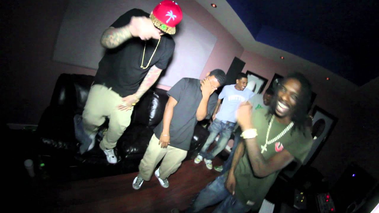 D.FLORES SODMG- IN THE STUDIO (EPISODE 26) - YouTube