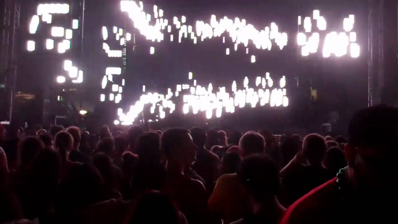 Squarepusher Chaotic Live Performance @ HARD Summer 2012 - YouTube