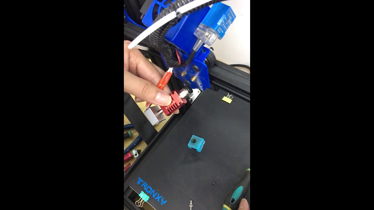 How to replace your print-head ( 3D Printer) - YouTube