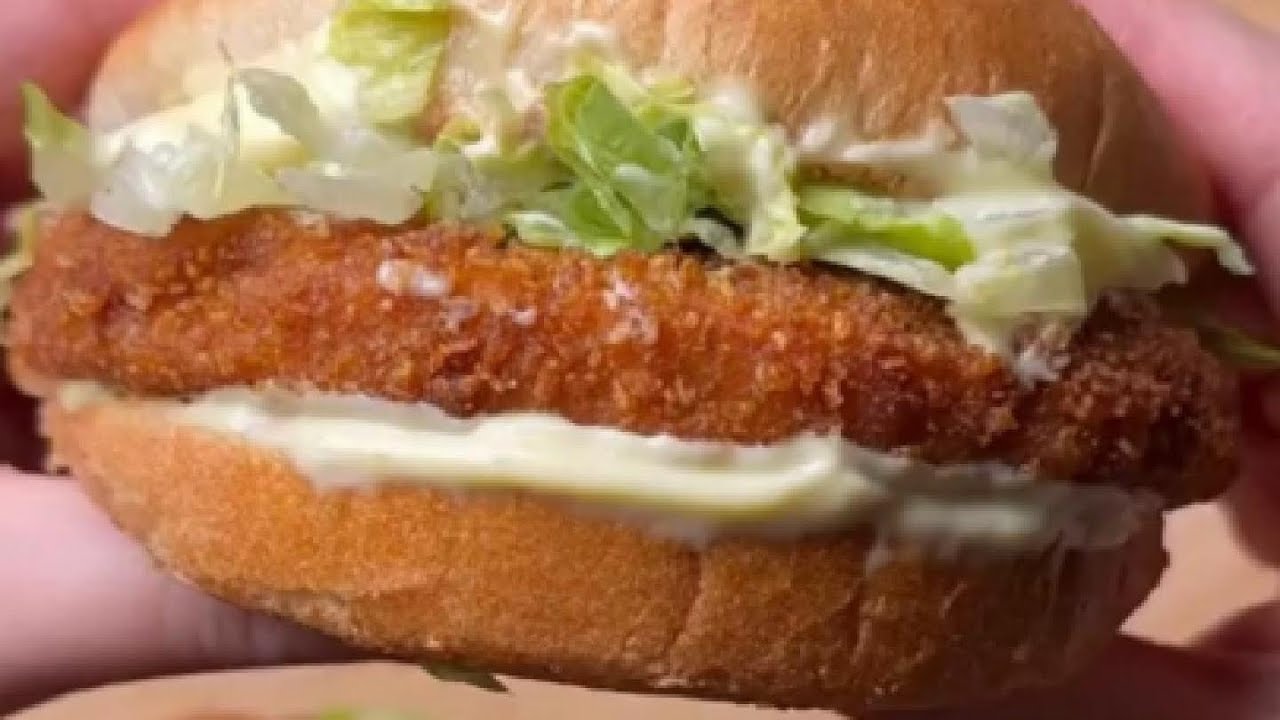 HOMEMADE MCDONALD'S CHICKEN BURGER 🤤🍔👨🏻‍🍳 - YouTube