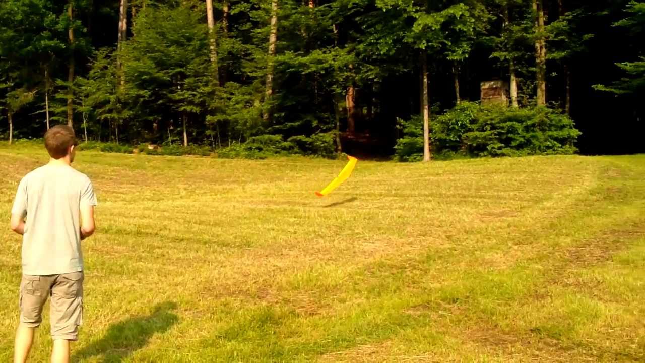 Flying wing hand-launch RC aerobatics - Thor by Küstenflieger - YouTube