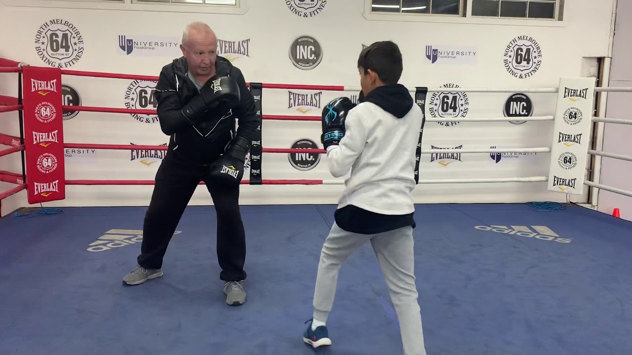 Boxing training with Barry Michael🥊🥊🥊👍🏽👍🏽 - YouTube