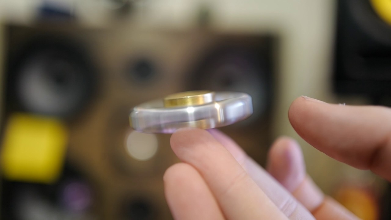 Rotablade Tri Stubby SS Hand Spinner Review - YouTube