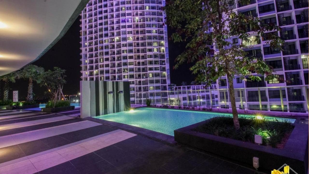 Sinar Rasa Homestay at I-Soho, I-City, Shah Alam, Malaysia - YouTube