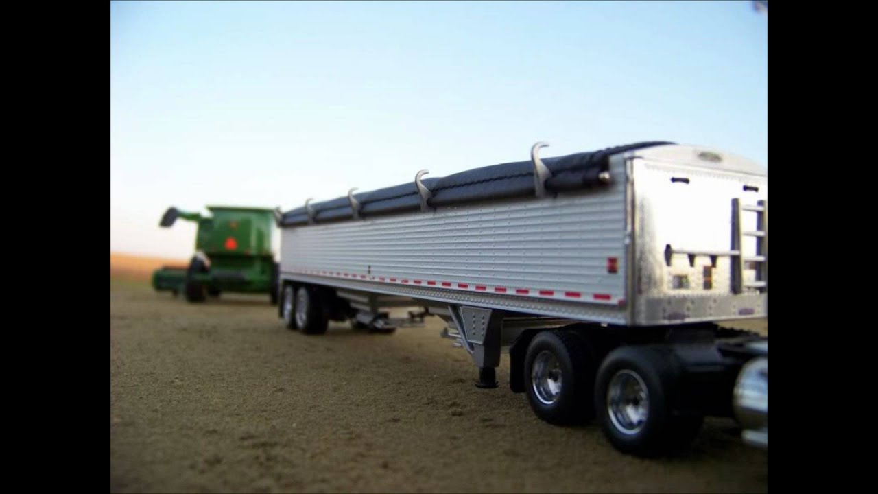 1/64 Scale "Highland Farms" Farm Display - YouTube