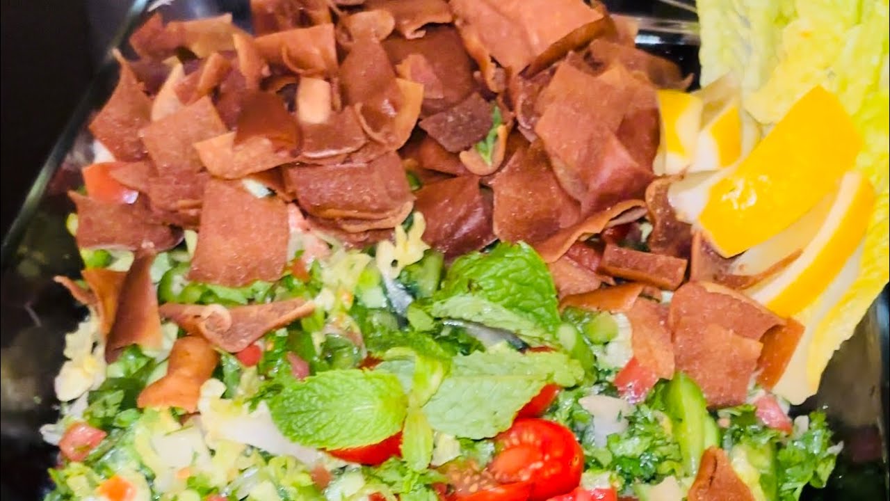 How to make Lebanese Fattoush - YouTube