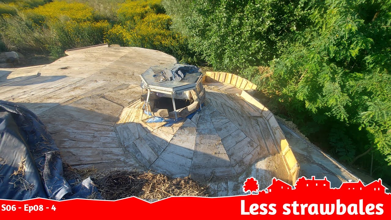 S06 - Ep08 A strage roof - 4 Less straw - YouTube
