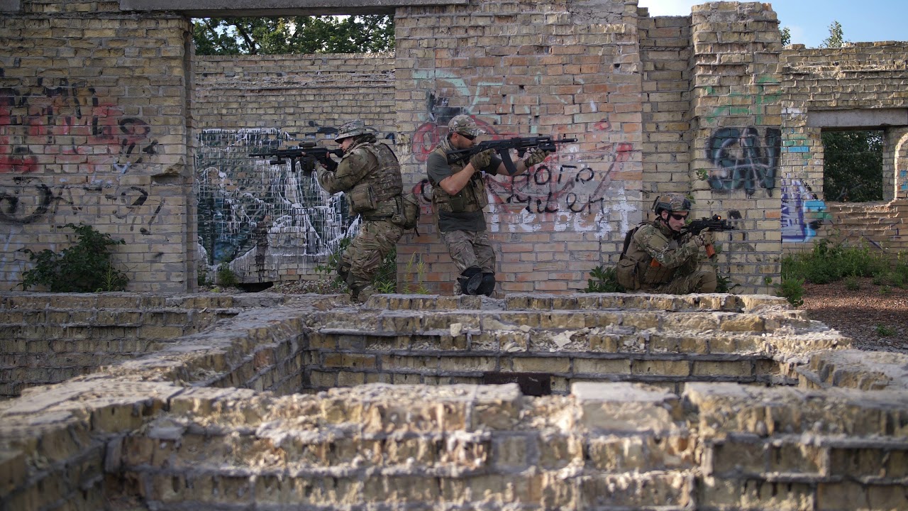 military training us army military soldiers with weapons during ...