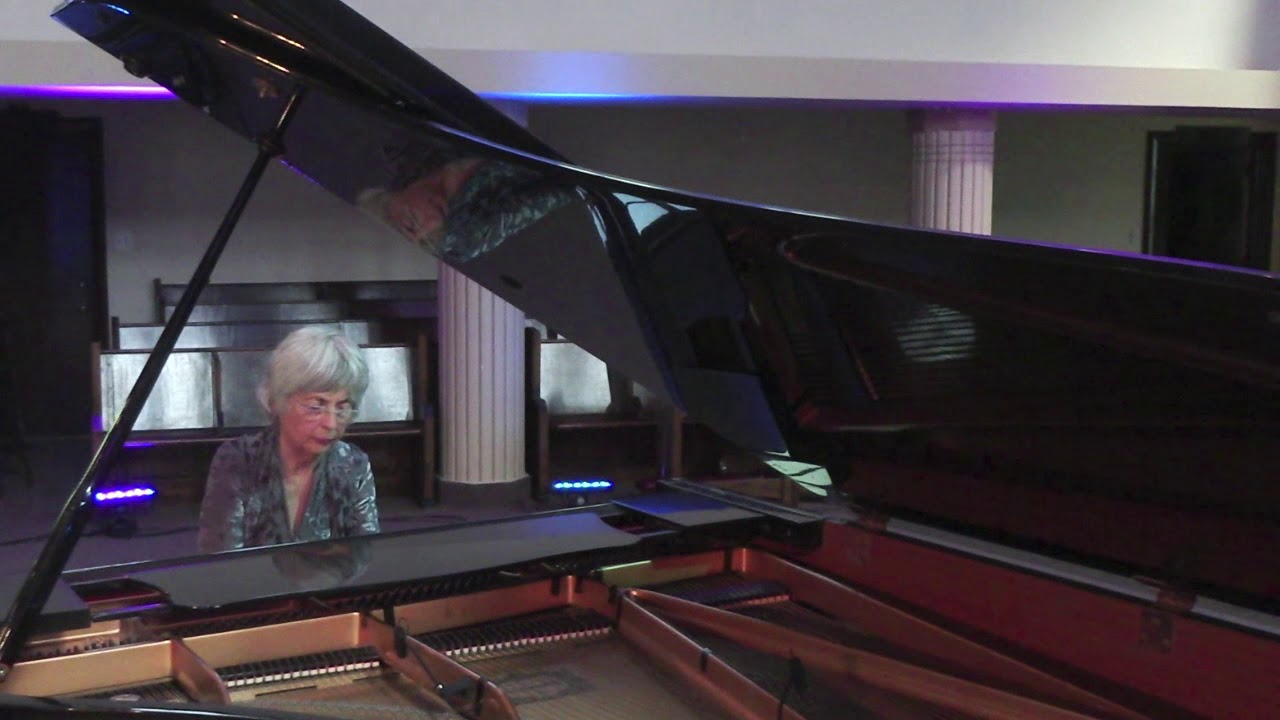 Alice Ader Franz Schubert 6 valses et Laendler - YouTube