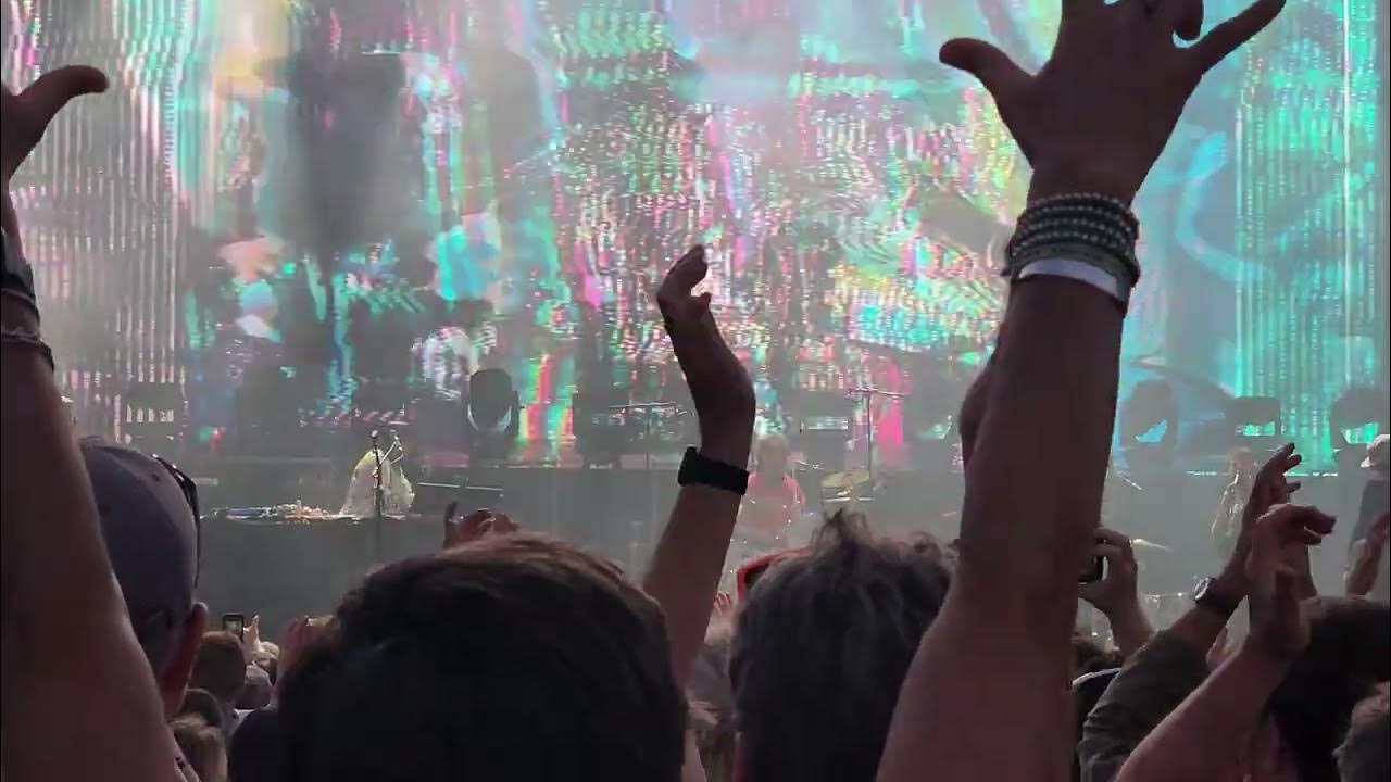 Pavement "Cut Your Hair - Range Life" live @ Homecoming Festival (Cincinatti, OH) 9/16/23 - YouTube