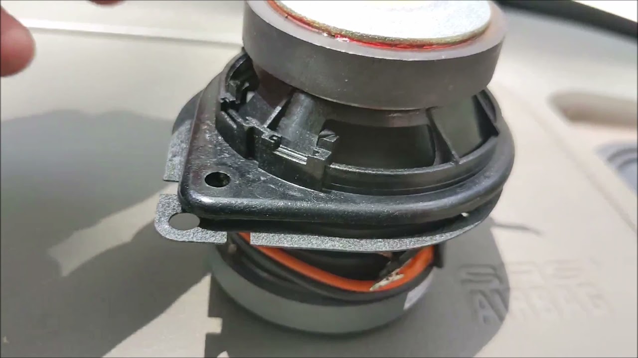 BMW E34: Dash Speaker Upgrade - YouTube