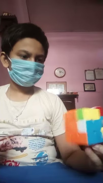 Cube solved one handed omg - YouTube