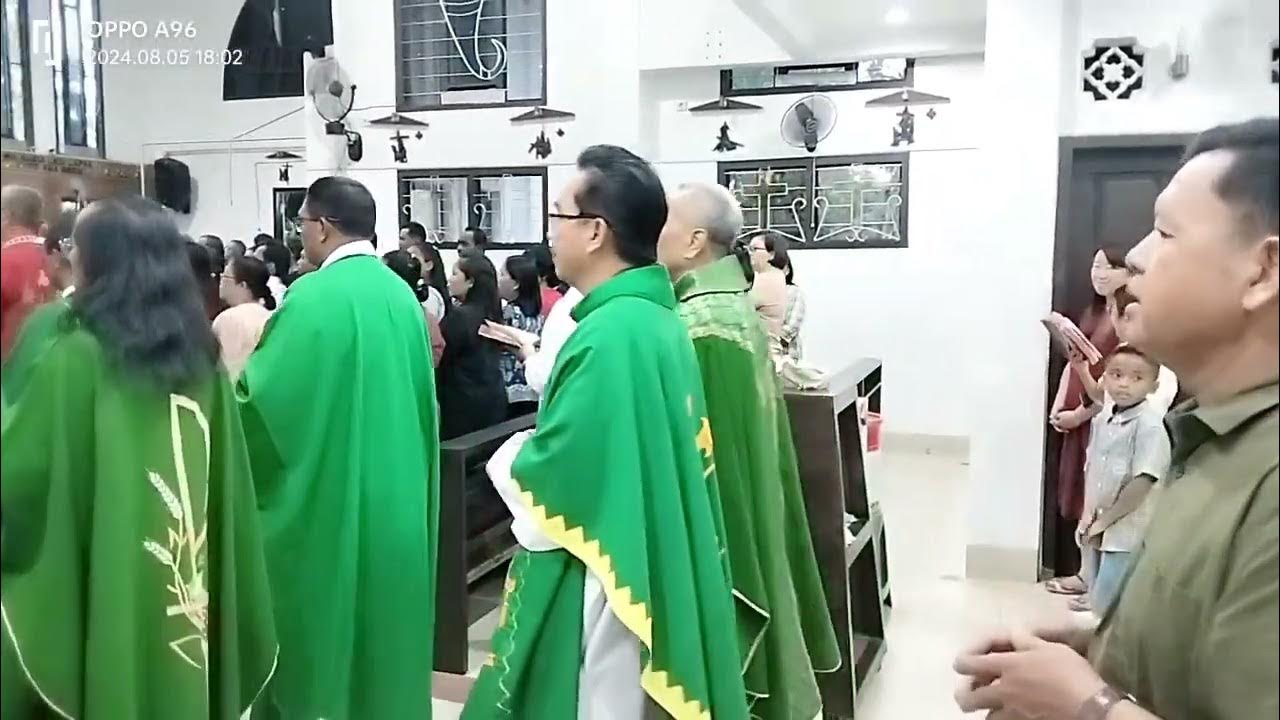 Misa Pisah Romo Agung Pr .dan Sambut Romo Suryo Pr Di Gereja Katolik Selincah Jambi - YouTube