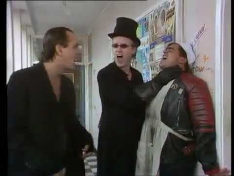 Rik Mayall & Ade Edmondson in Hardwicke House [Outtake] - YouTube