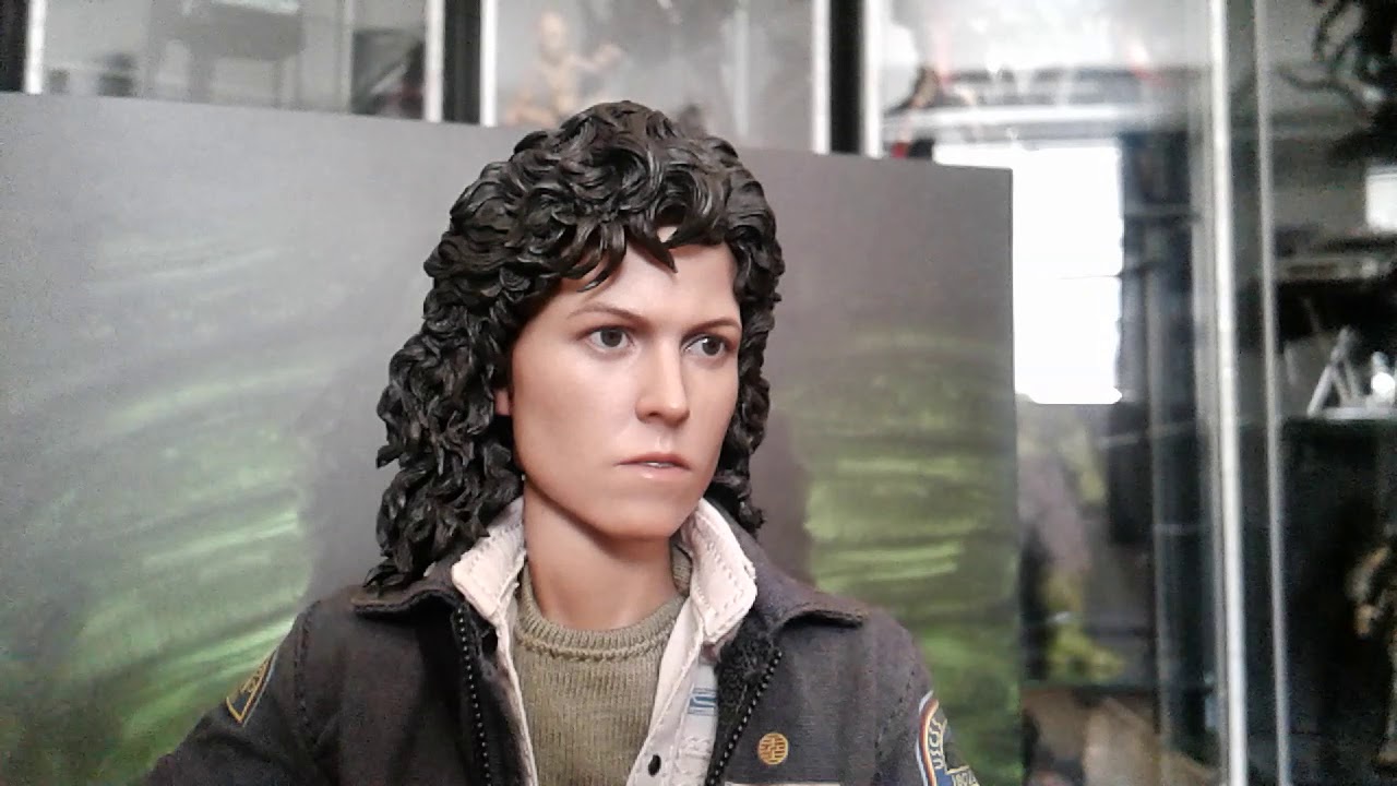 Hot Toys 1/6 scale Alien Ripley collectable figure quick look. - YouTube
