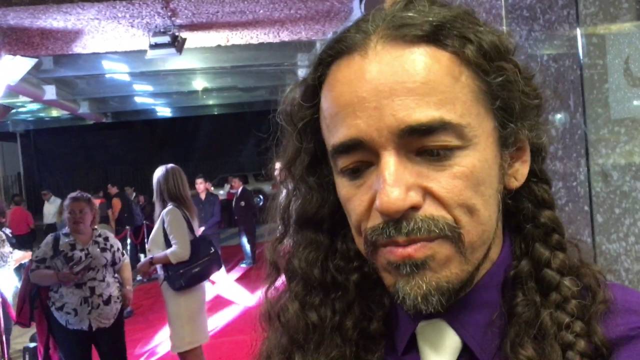 RUBÉN ALBARRÁN Habla de La Sonora Santanera - YouTube