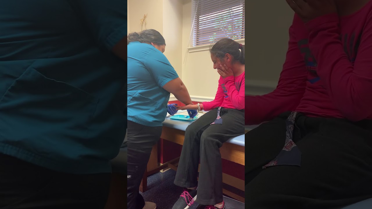 Young girl getting her finger pricked - YouTube