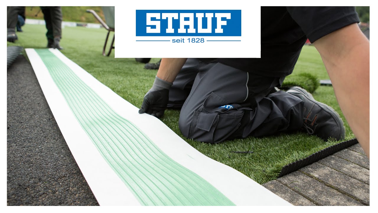 Kunstrasenverklebung mit STAUF R 201 Kunstrasenklebstoff - YouTube