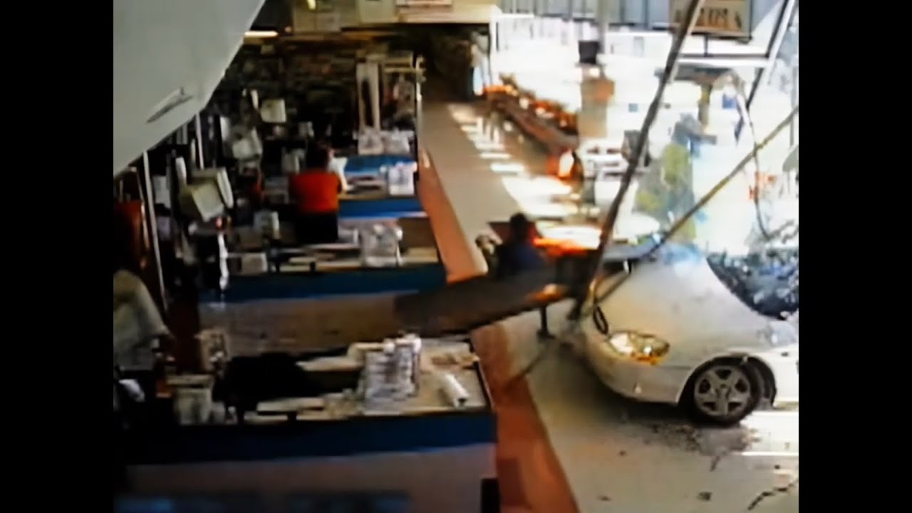 Car Plows Into Grocery Store - YouTube