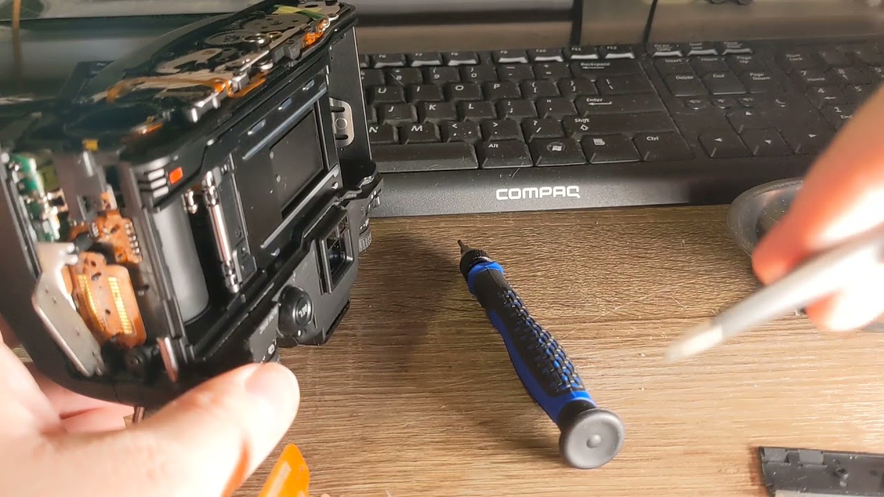Minolta Maxxum 7 / Dynax 7 / A7 Film Door Replacement Repair. - YouTube