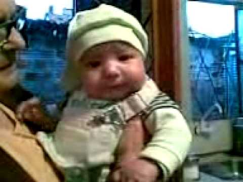 Lindo bebê faz beiço - YouTube