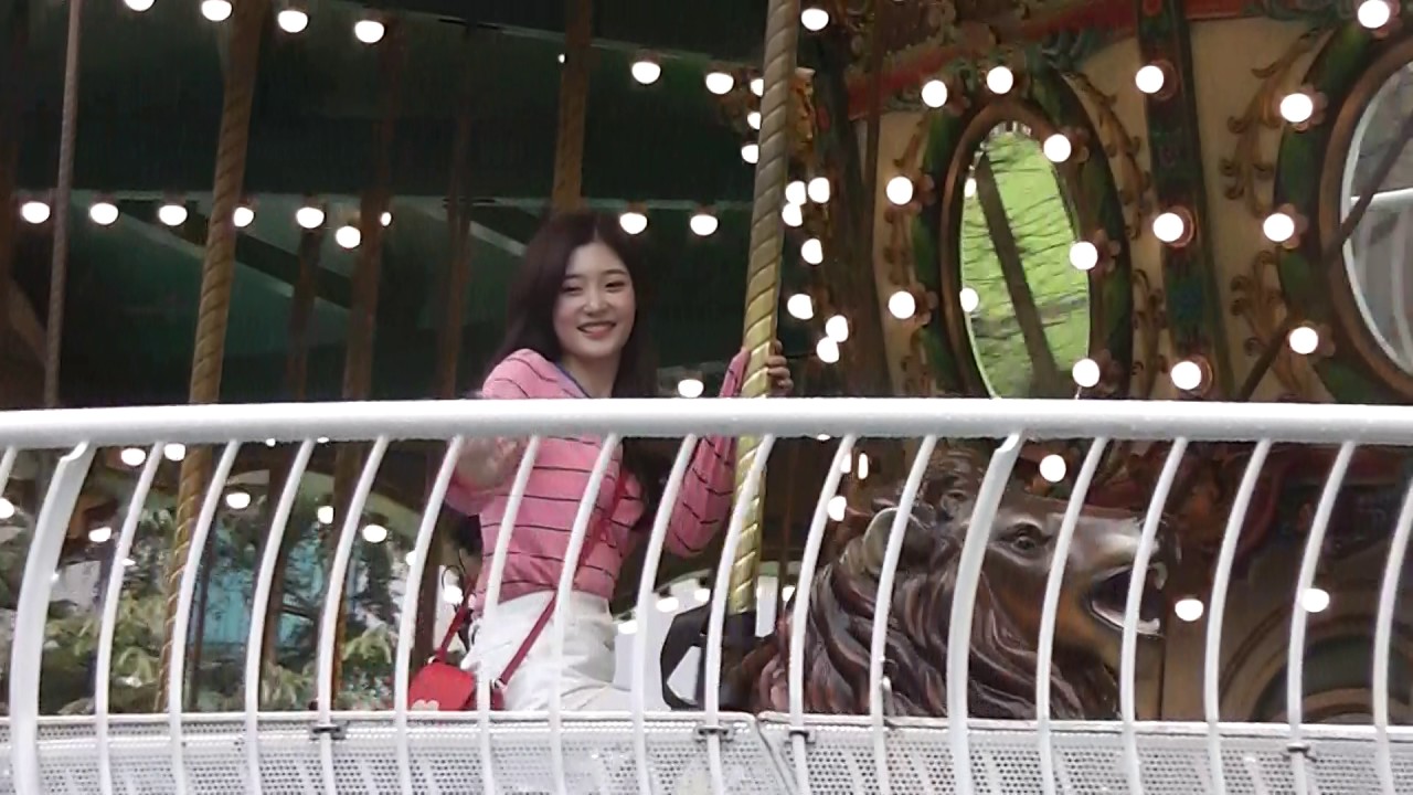 170321 DIA 다이아 on merry-go-round in Tokyo Dome City - YouTube