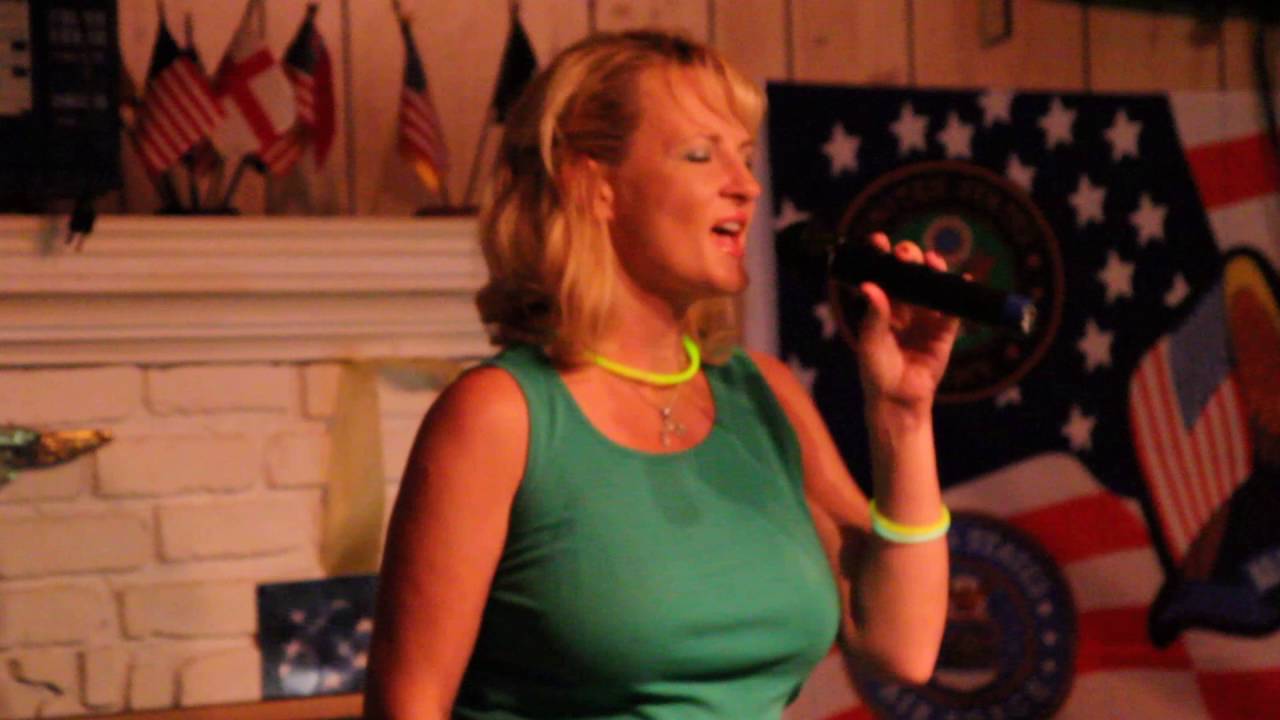 Heidi Reinhardt sings "Black Horse and the Cherry Tree" - YouTube